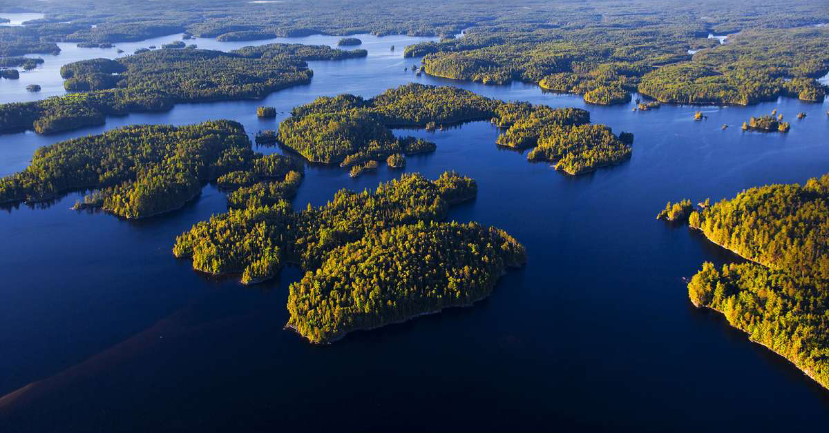 The 10 Most Beautiful Lakes in Quebec and Ontario to Enjoy This Summer ...