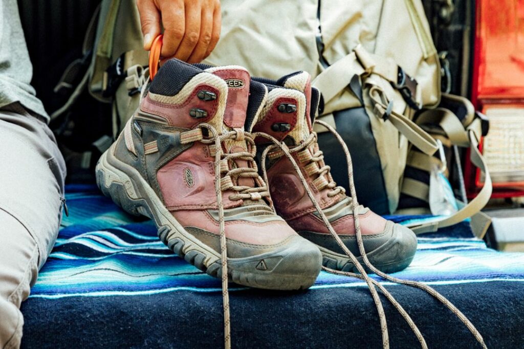 Les meilleures bottes de randonnée de 2024 : avis d’experts sur 10 des ...